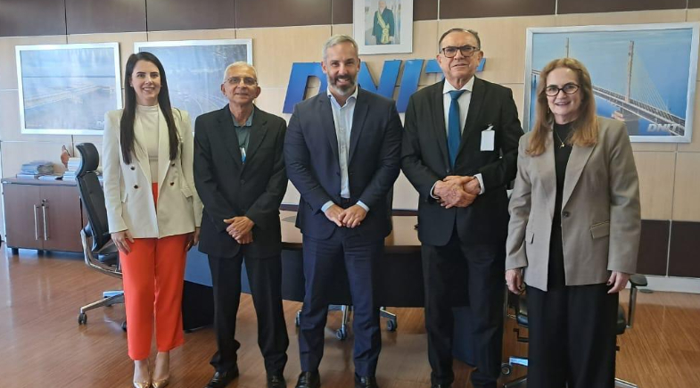 Prefeito de Ribeiro Gonçalves busca investimentos em Brasília